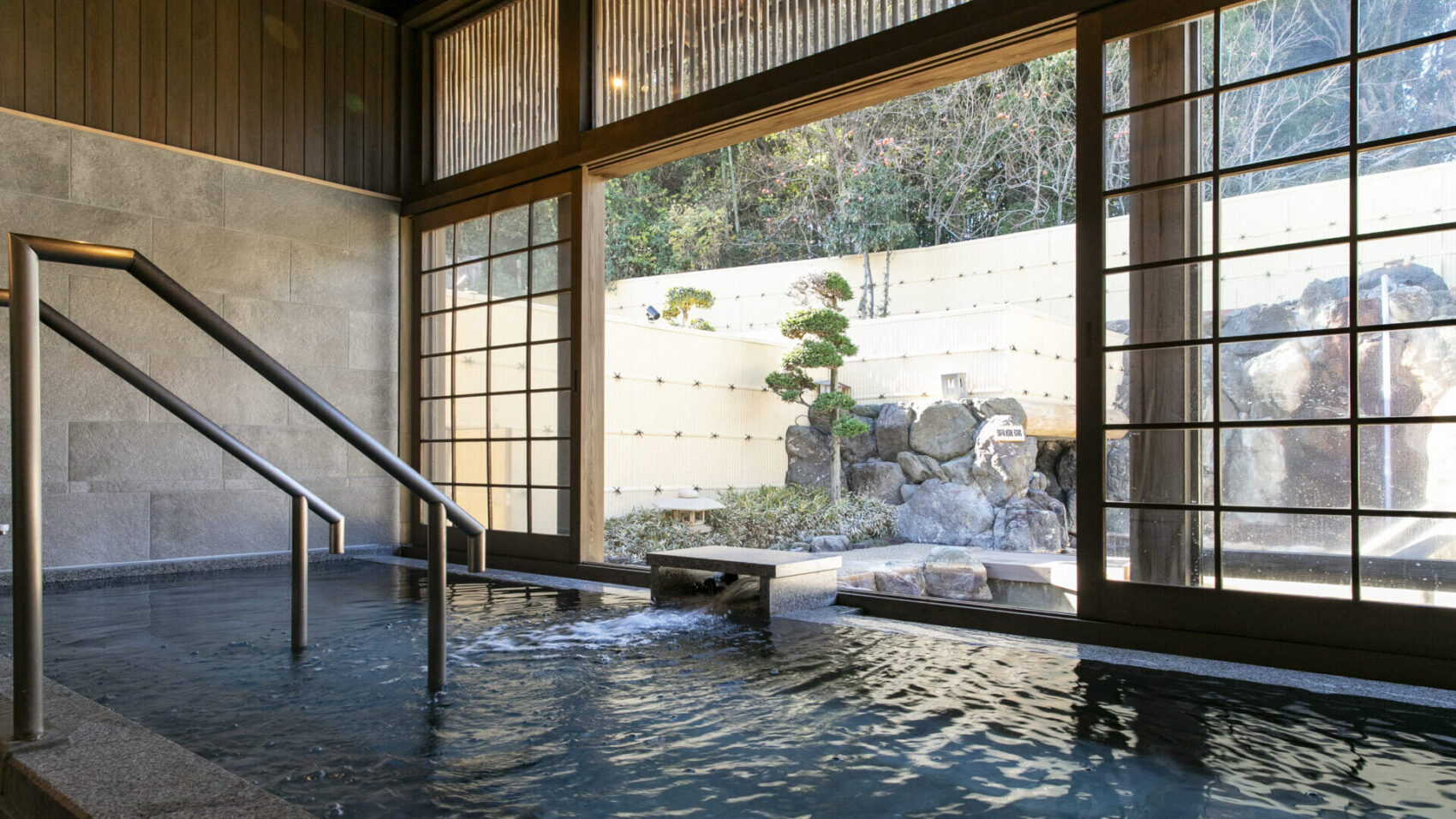 【厳選】愛知県の日帰り温泉21選！源泉かけ流しや名古屋から近い温泉地も多数紹介 | tabemaro（たべまろ）