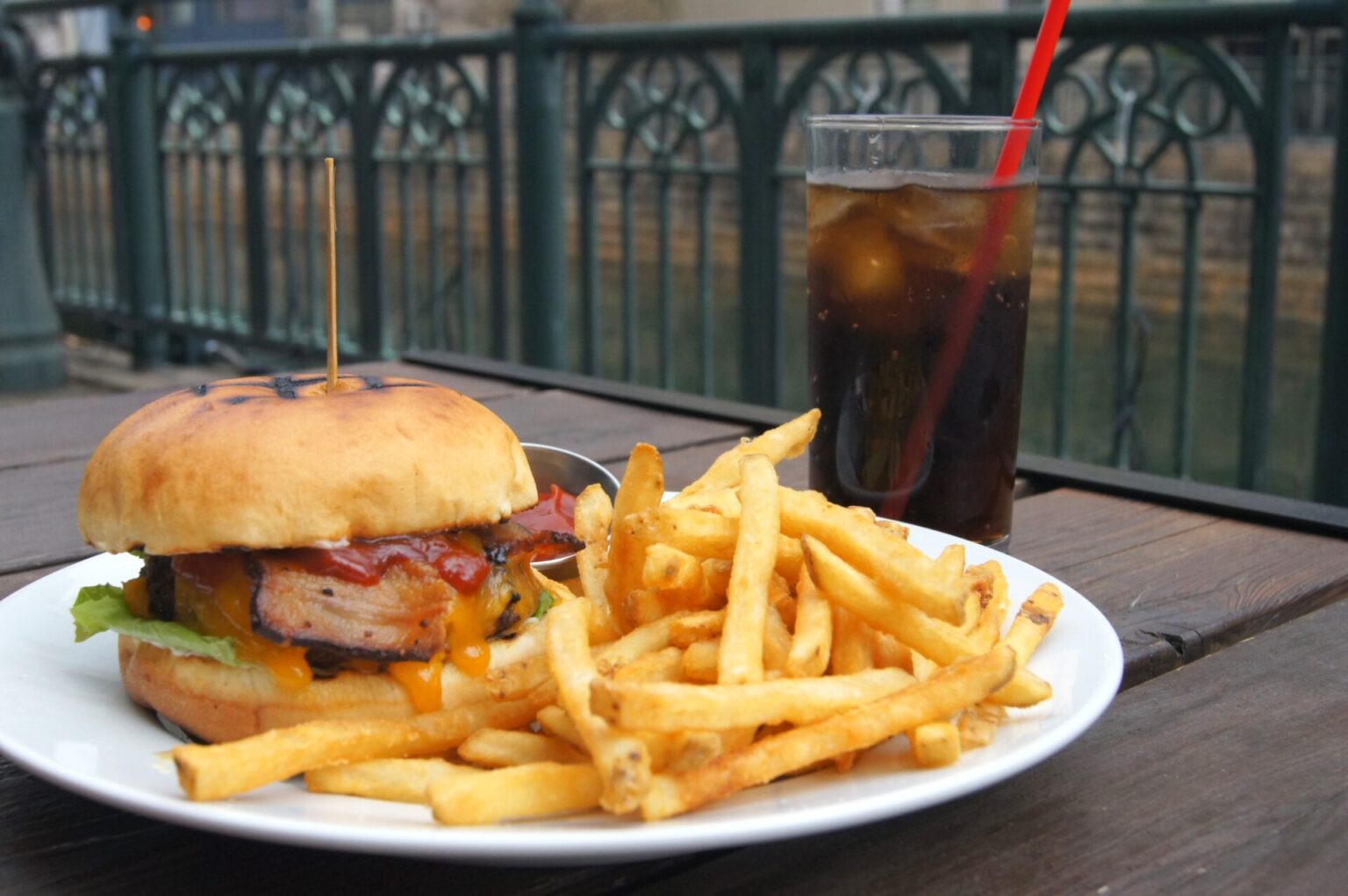 【2025年】名古屋伏見のおすすめランチ20選！1000円以下やひとりでも行ける人気店を厳選 | tabemaro（たべまろ）